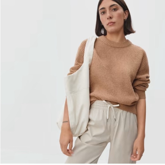Everlane | Sweaters | Everlane The Alpaca Crew Neck Sweater Size M ...